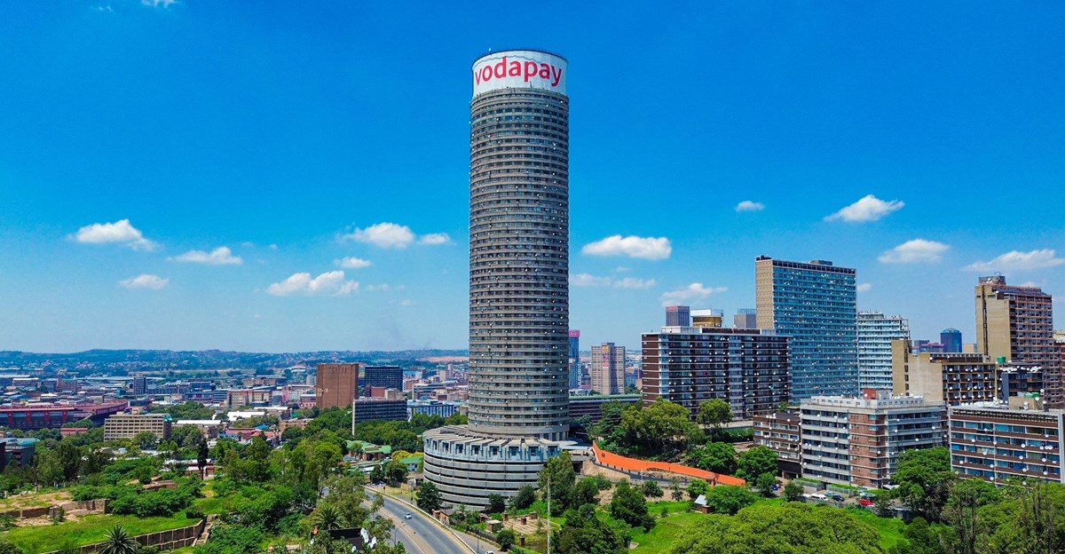 Ponte City, Africa’s first cylindrical skyscraper, hits the market ...